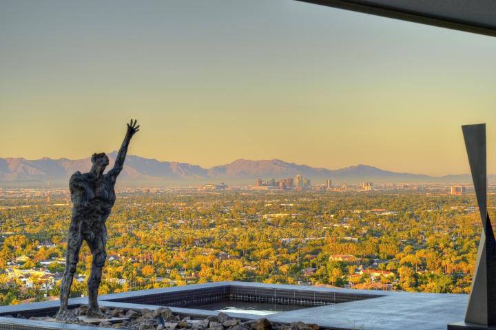 2 Gorgeous glass houses high on Camelback Mountain that will take your ...
