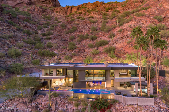 2 Gorgeous glass houses high on Camelback Mountain that will take your ...